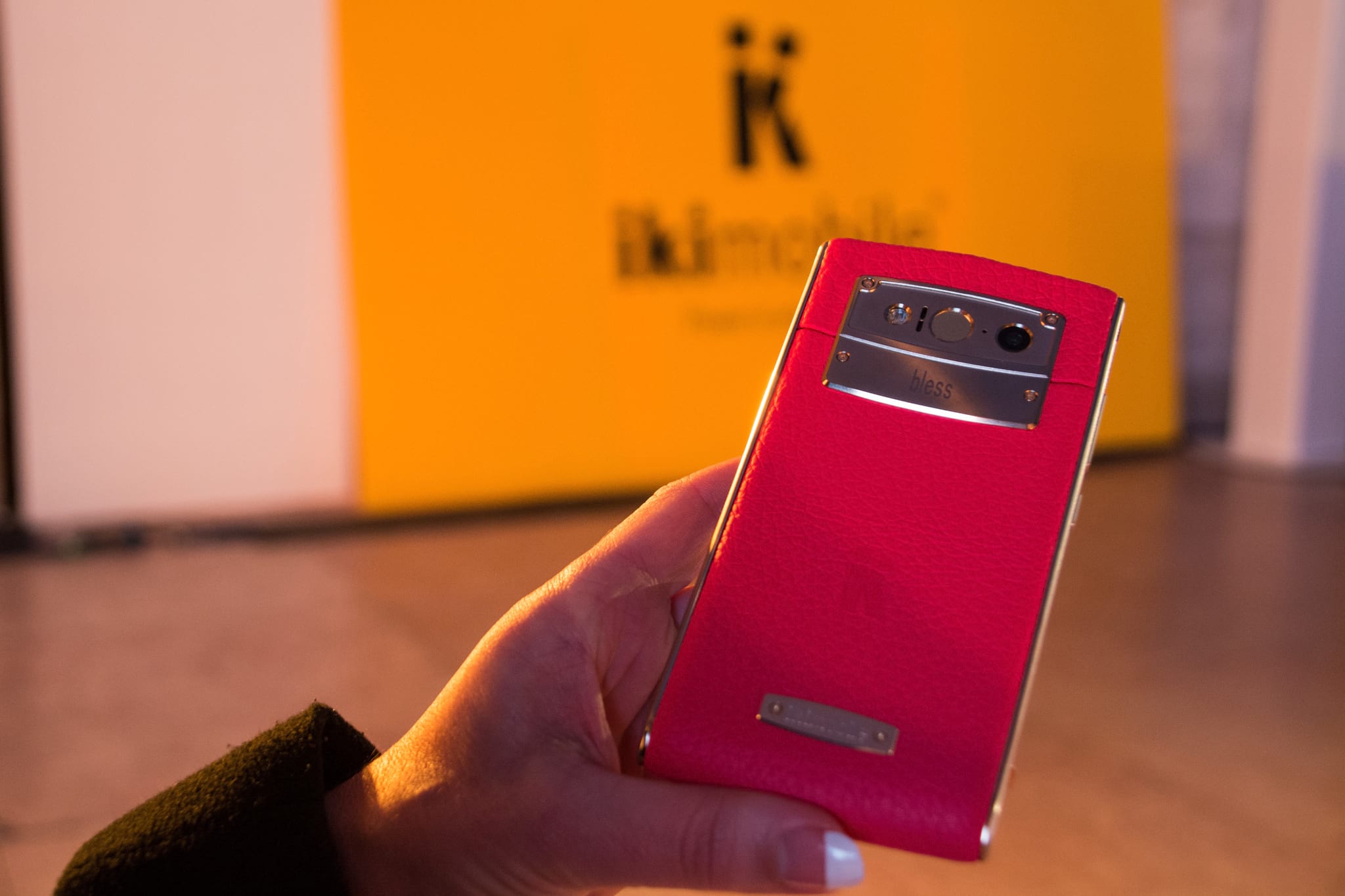 Iki Mobile aposta no "made in Portugal" e lança telemóvel com cortiça ...