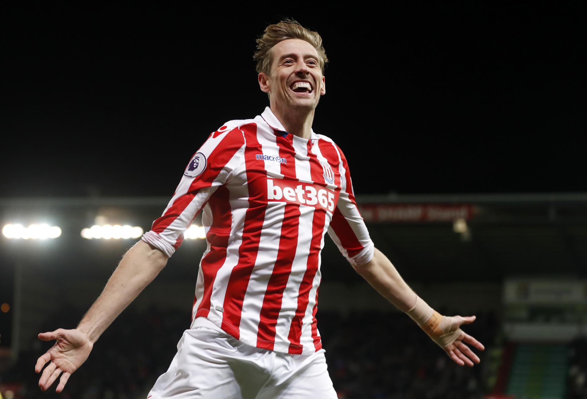 Peter Crouch, um “robot” programado para entrar no clube dos cem - PÚBLICO